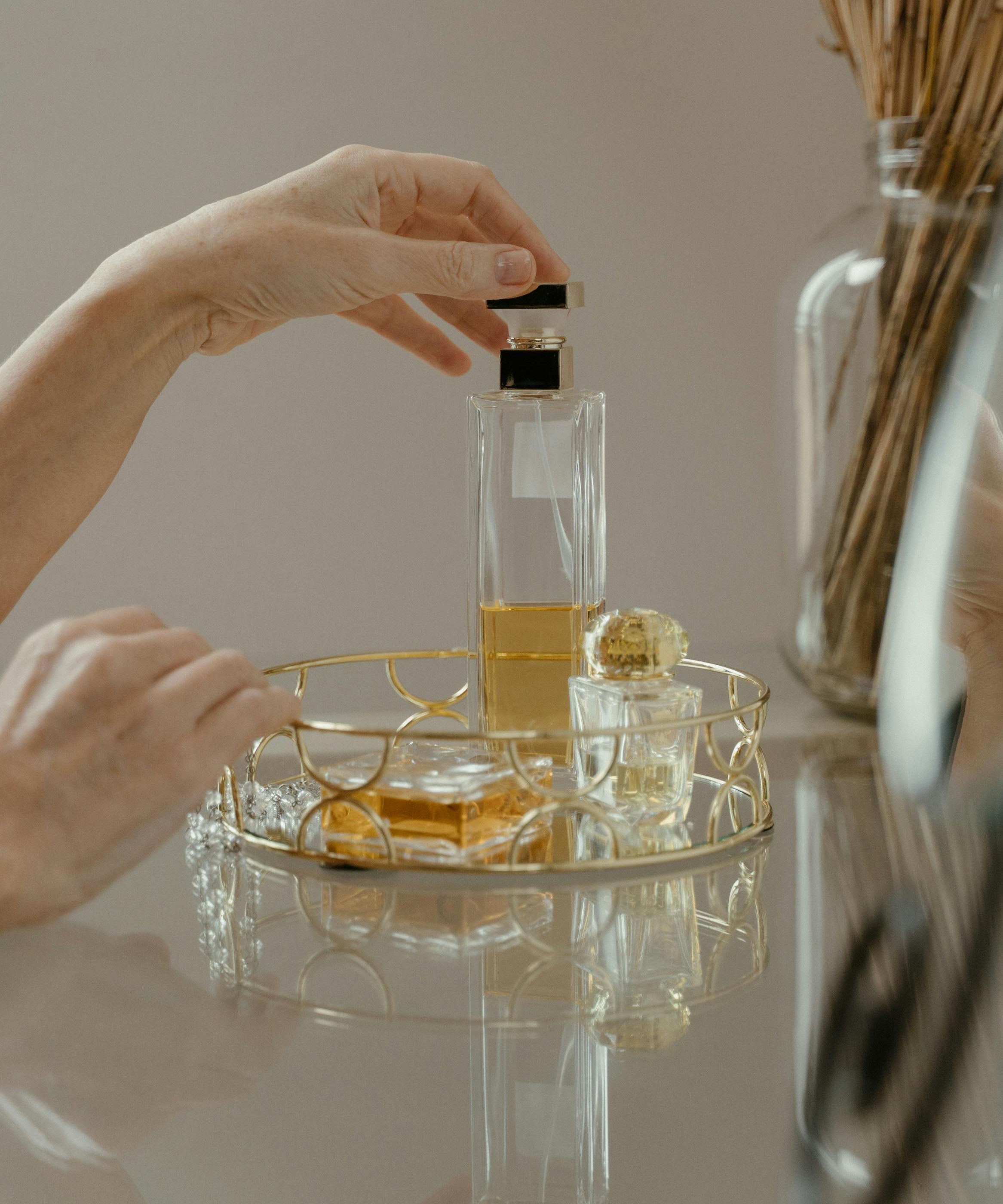 How to Choose Perfume for Sensitive Skin – Sensoriam